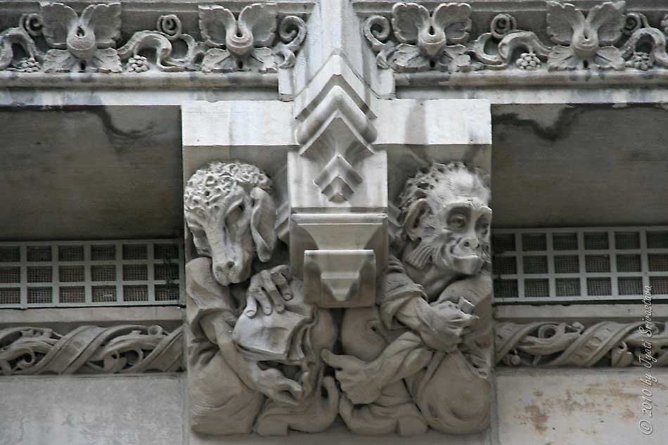 Chicago - Architecture & Cityscape: Tribune Tower : Grotesques & Gargoyles