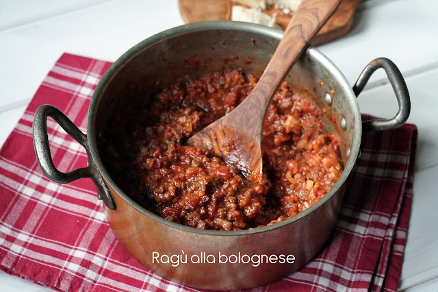 Włoskie smaki, włoskie klimaty. Ragù alla bolognese i soffritto.