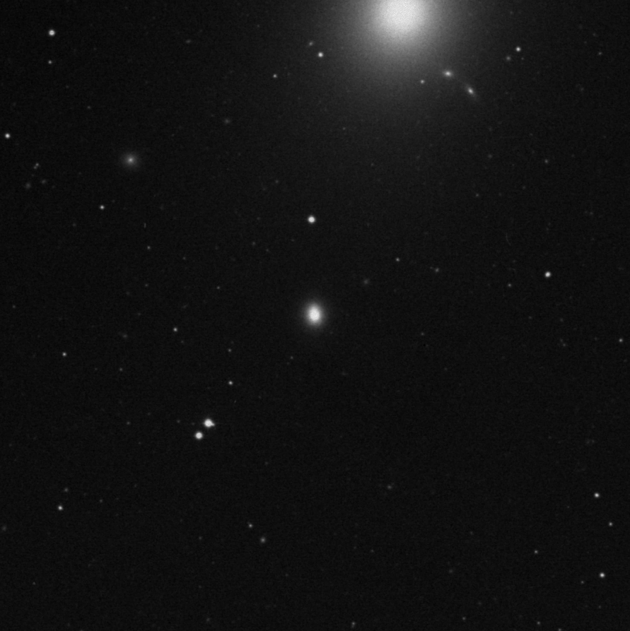 Nuncius Australis: A vizinha secreta de M 87 - NGC 4486 A