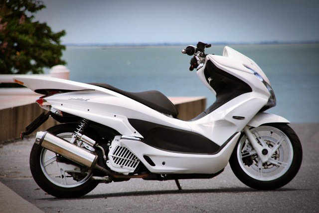 Doctor Matic Klinik Spesialis Motor Matic: Honda PCX White Series