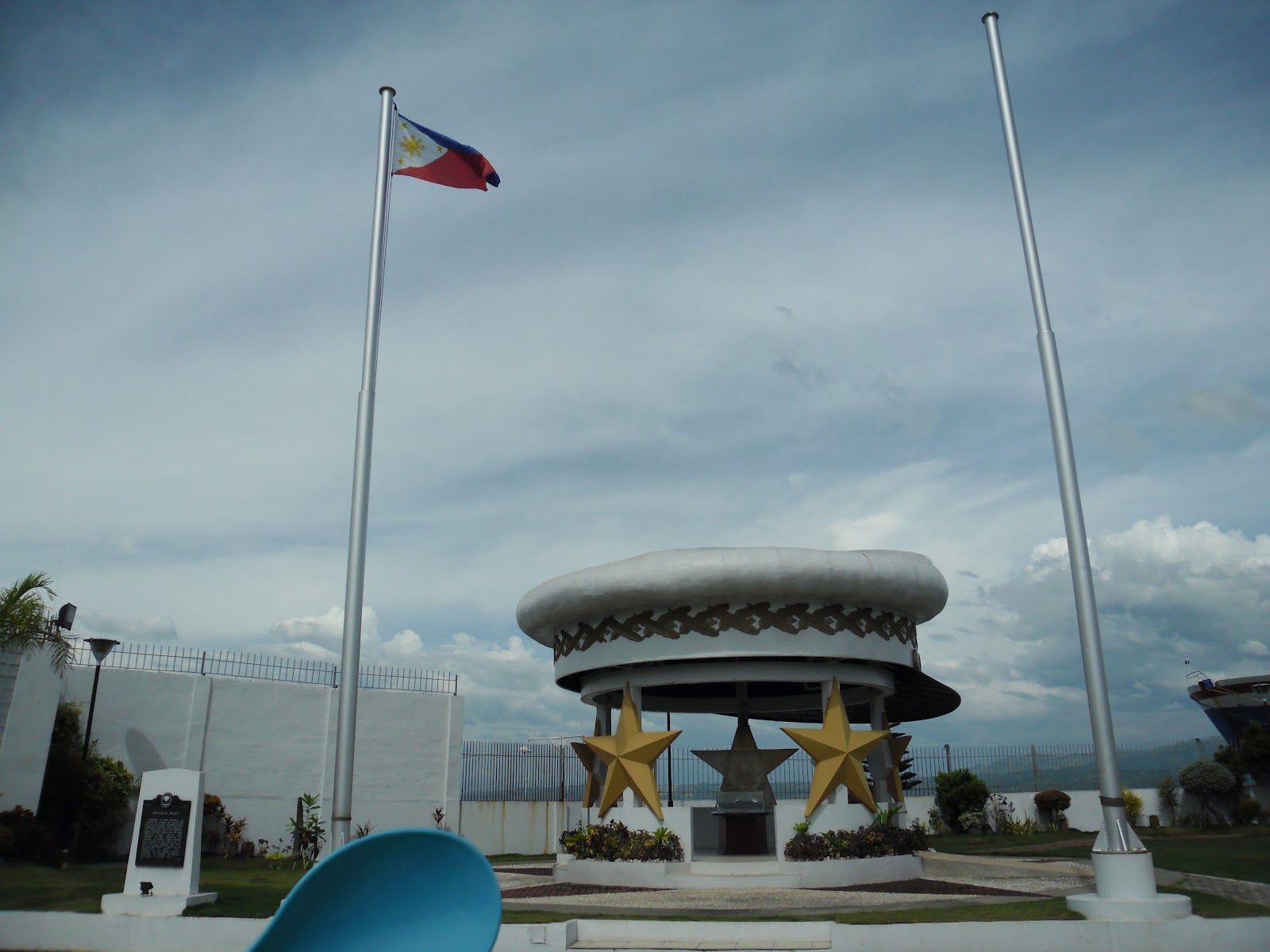 Lea Laddle: Cagayan de Oro : THE MACARTHUR MEMORIAL MARKER