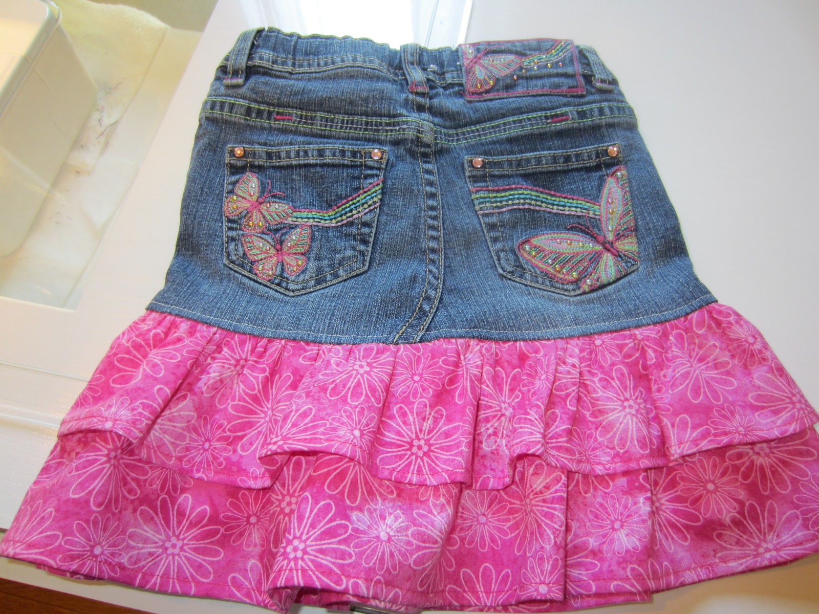 My Patchwork Quilt: RUFFLED JEANS' SKIRT