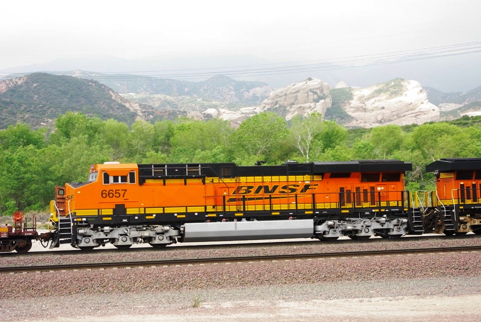 Model Railroad Miscellany: The New Walthers Mainline BNSF ES44C4