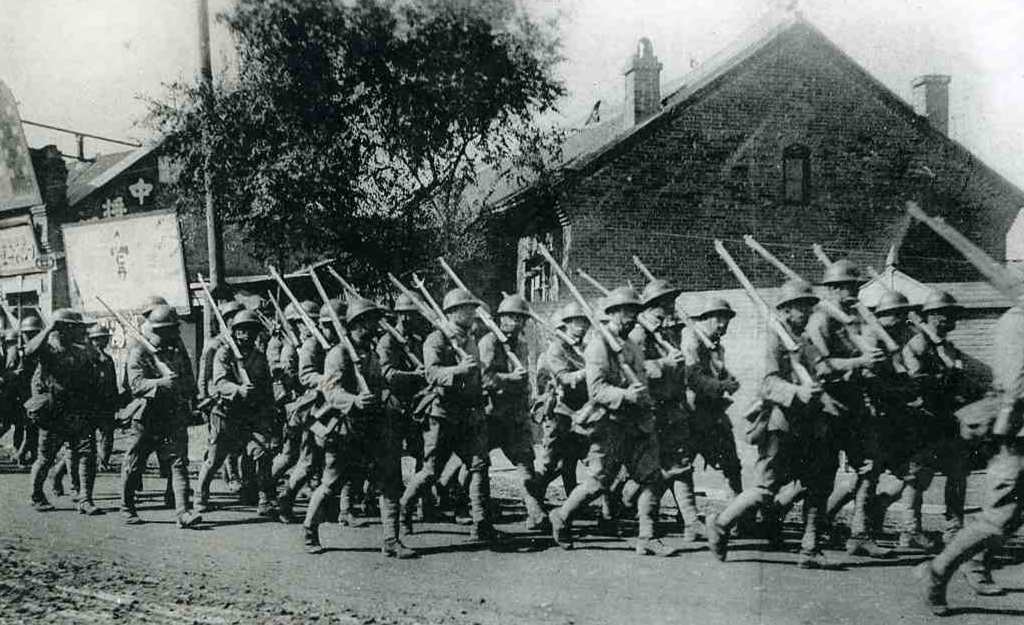 DSE History 歷史匯社 ( DSE歷史科免費資源平台 ) : 【那些年．這一天】〔1945年8月17日．滿洲國覆亡．溥儀被捕〕