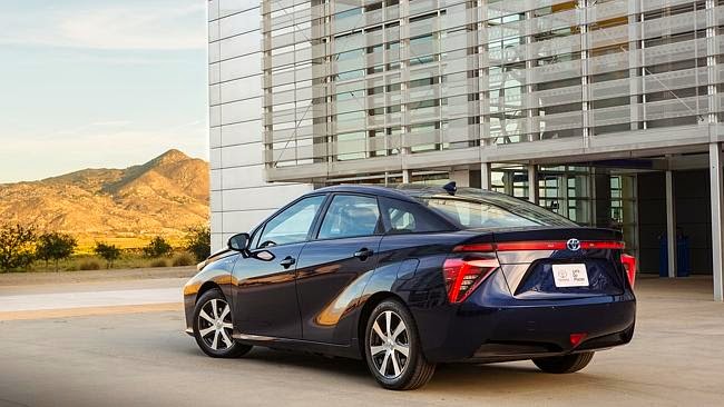 A CAR THAT CAN RUN WITH WATER AND WITHOUT FUEL(TOYOTA HYDROGEN CAR)