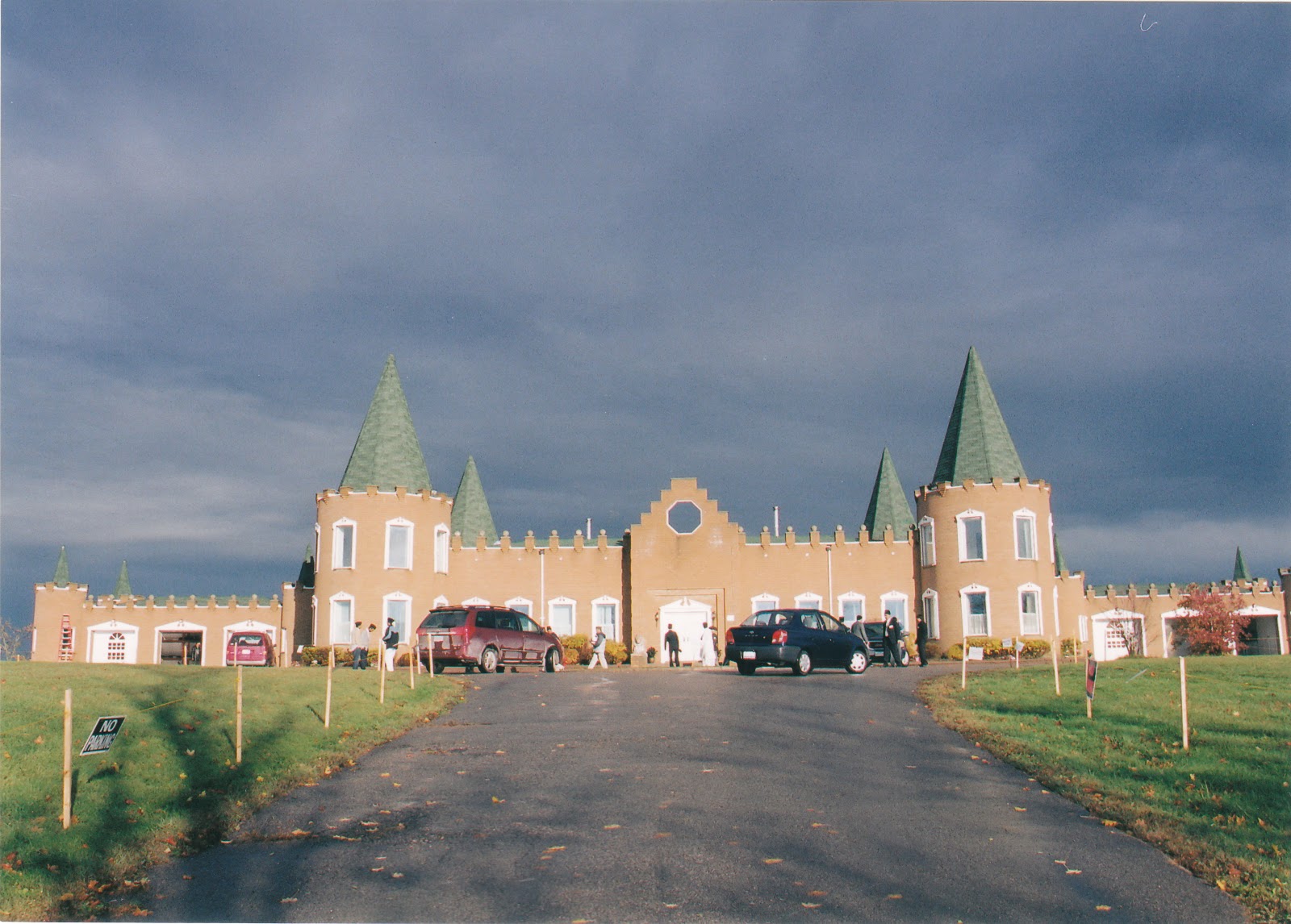 Ahmadiyya Mosques: Baitul Mahdi - Durham Ontario Canada