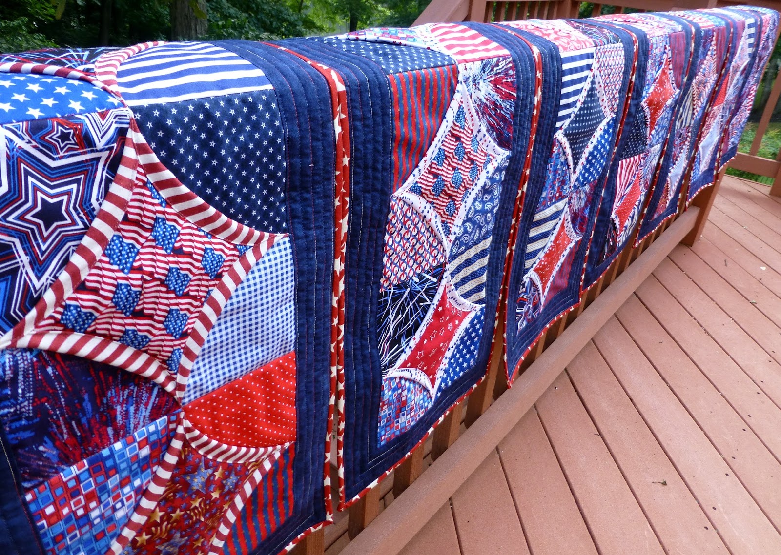 Doodlebugs and Rosebuds Quilts: Annual Patriotic Quilt
