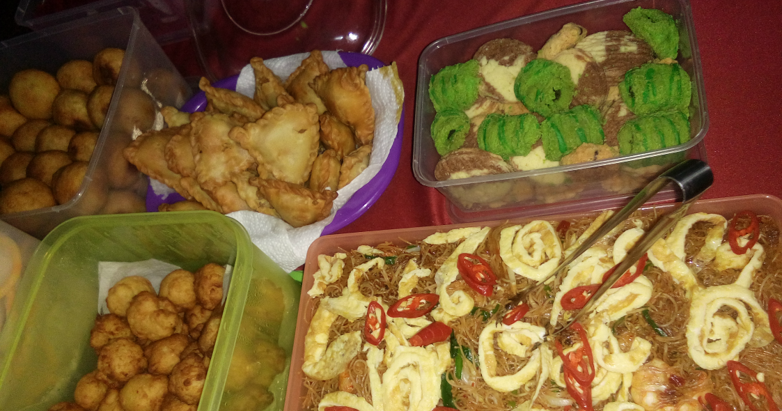 Pelbagai Menu Potluck Majlis Hari Raya