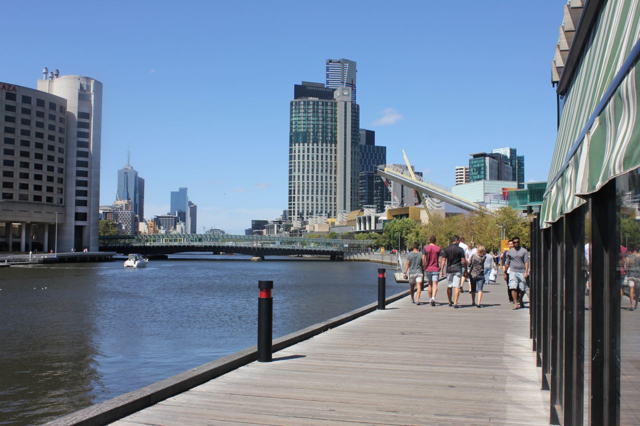 Green Gourmet Giraffe: Boatbuilders Yard - relaxing on the waterfront