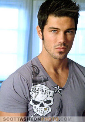 Eyecons: MODEL MONDAY: RYAN PAEVY