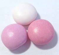 FOODSTUFF FINDS: Mentos – Strawberry Mix (WH Smiths) [By @Cinabar]