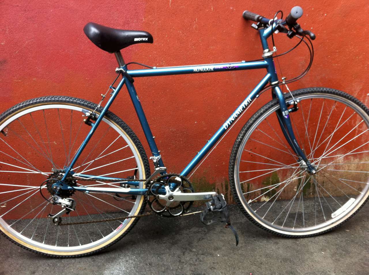 Bike Boom refurbished bikes: Mongoose Dynametric 325 hybrid