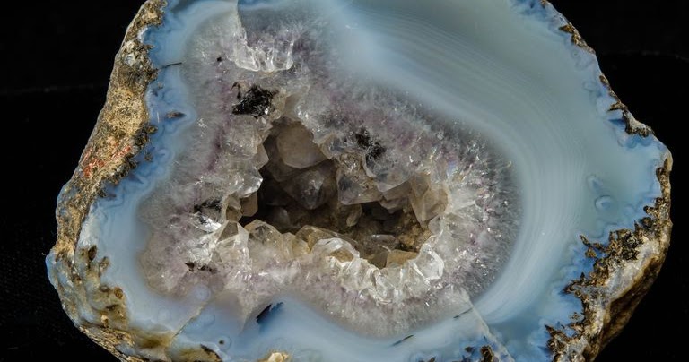 Explore the Magical Powers of Geode Crystals