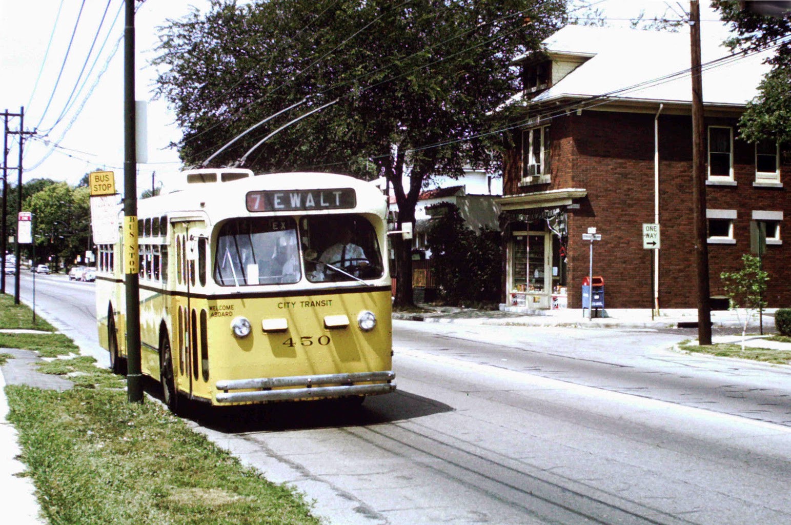transpress nz: 1949 Marmon-Herrington TC48 trolleybus in Dayton, Ohio