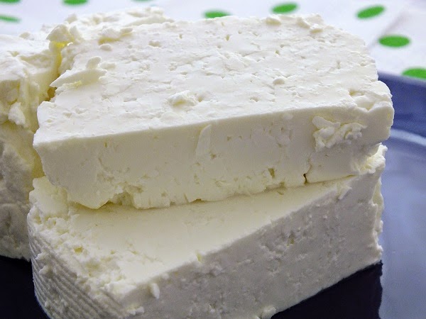 z cukrem pudrem: jak wybrać twaróg na sernik?