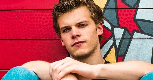 MuzikMan's Reviews And News: Interview With Breaking Artist Beekwilder