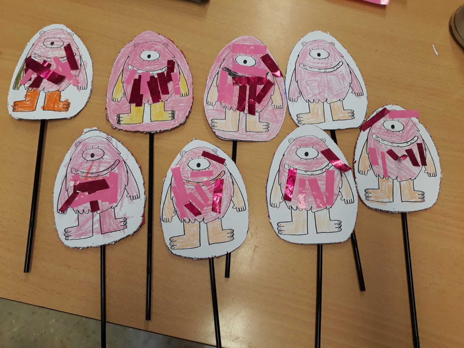 BIBLIOTECA C.P.R. HISTORIADOR PADRE TAPIA: MONSTRUO ROSA