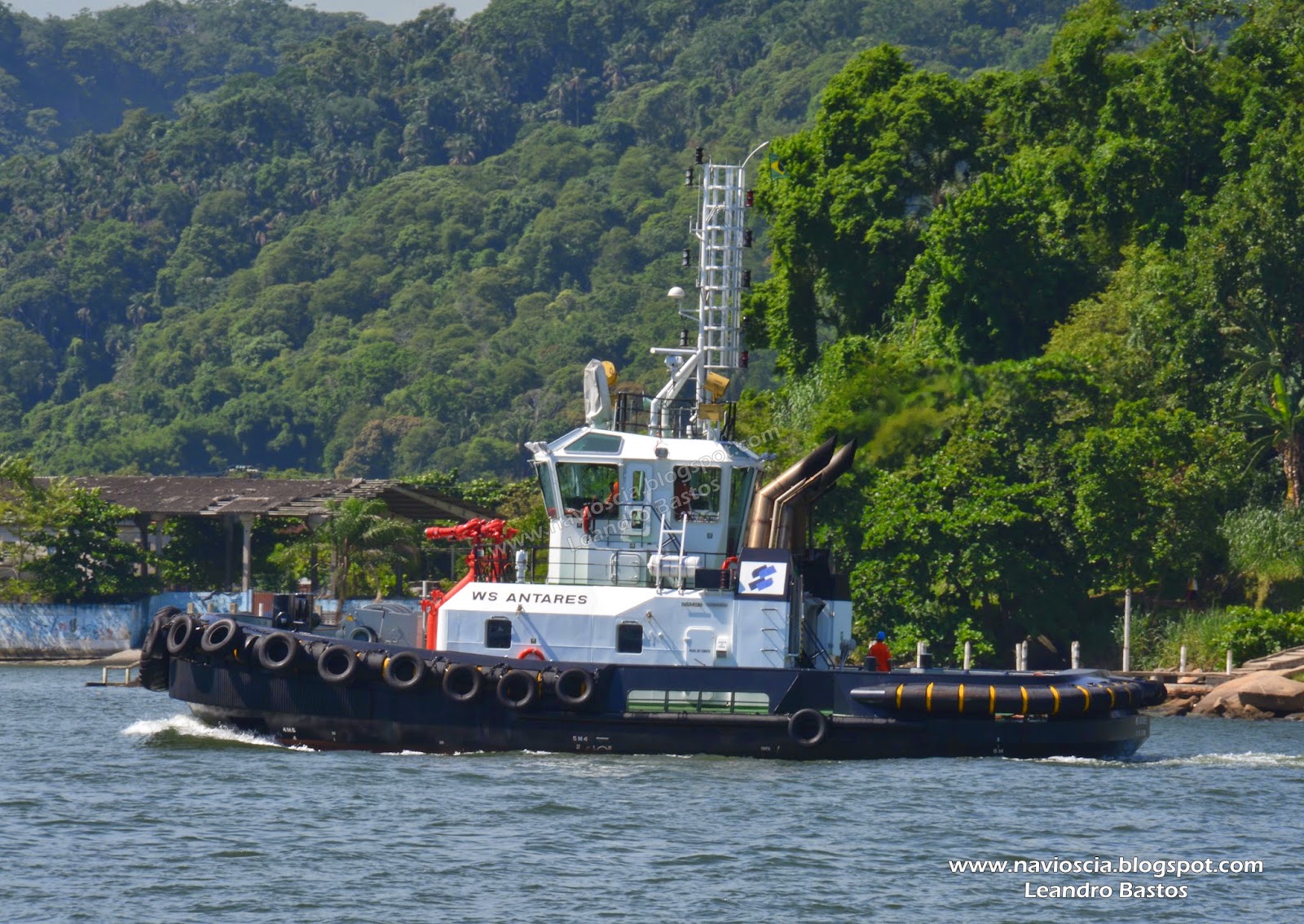 Navios de Santos & CIA: Rebocador WS ANTARES
