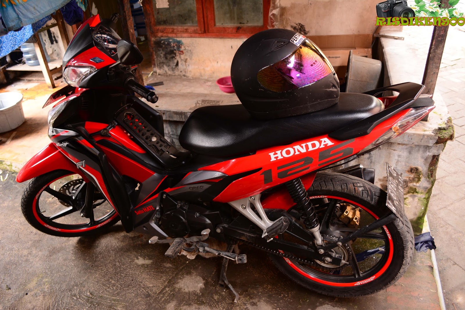 Perjalananku: rubah corak warna motor dengan cat & sticker