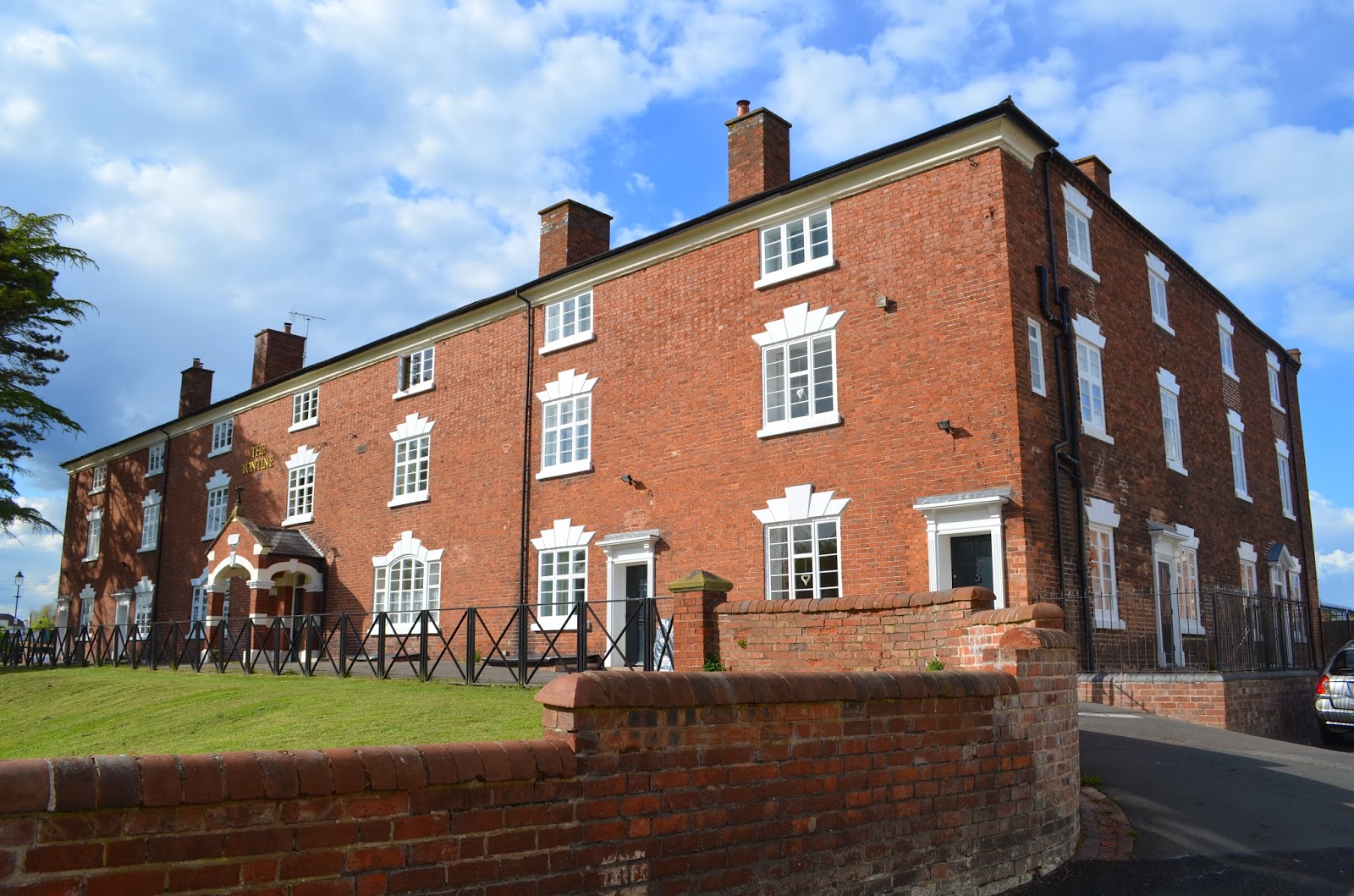 Pubs: Then & Now: #140 The Tontine, Stourport-on-Severn, Worcestershire ...