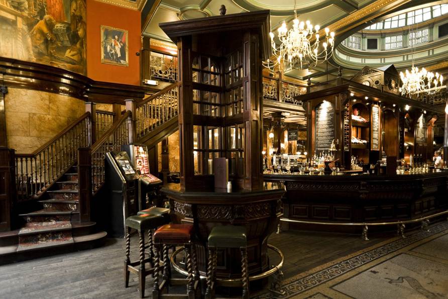 A Bitter Bloke: Counting House, City of London and Red Lion, Bromley