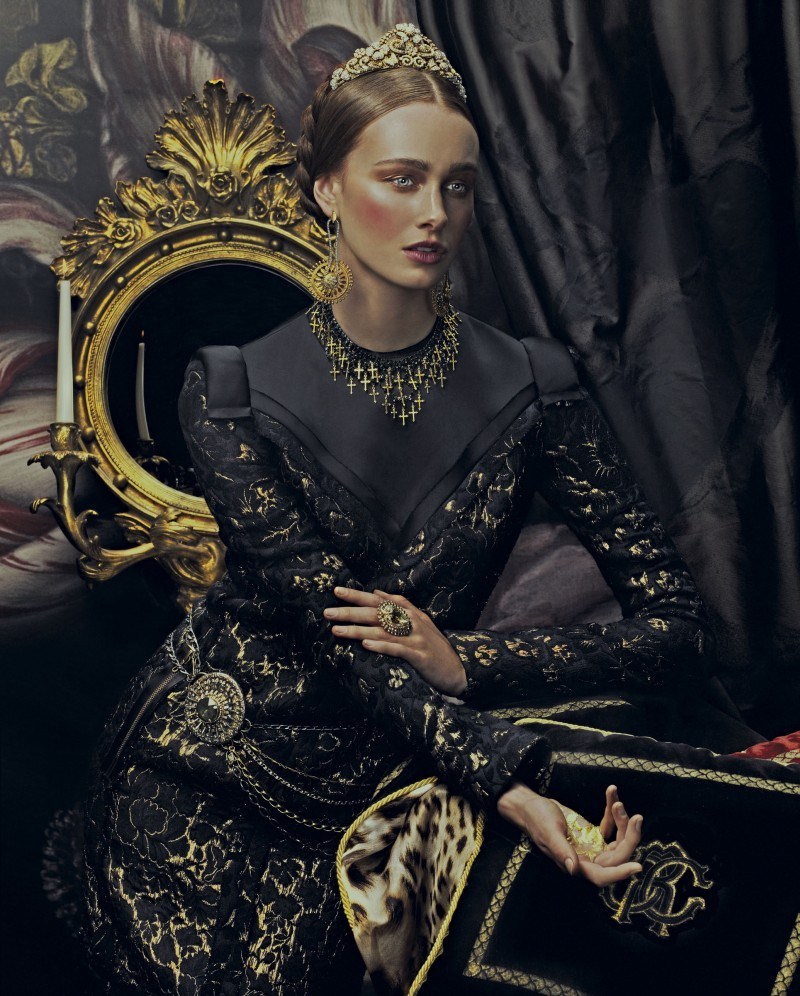 UNconnected-Studio: A Baroque Photo Shoot