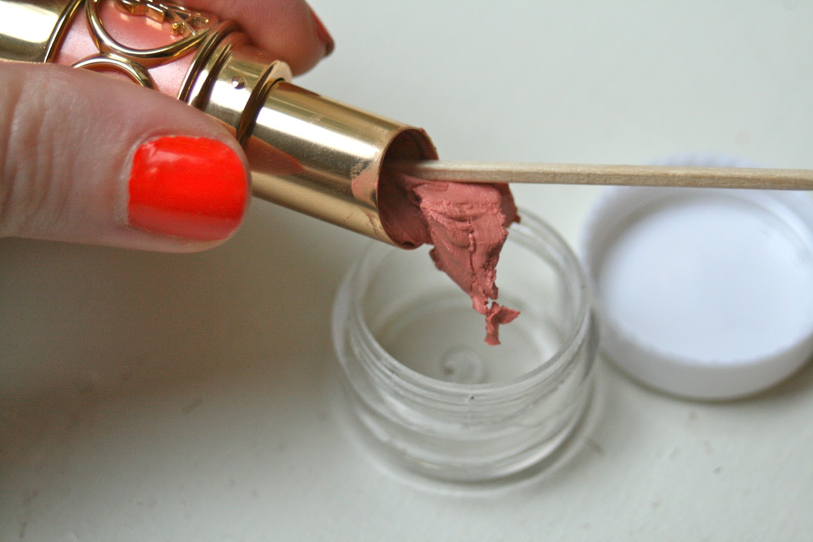 CupcakesOMG!: The Beauty Industry is Taking All Your Money