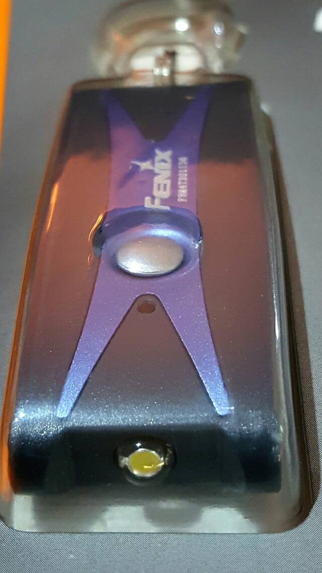 Sun Flashlight จำหน่าย ไฟฉายประสิทธิภาพสูง: ไฟฉายพวงกุญแจ Fenix UC01