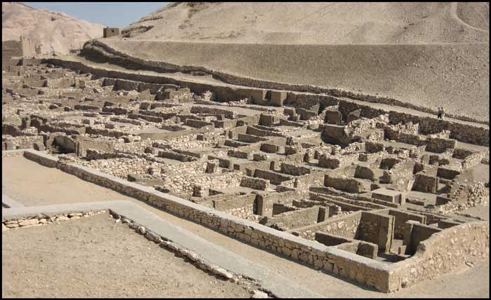 Conosci te stesso: L'ENOTEISMO INIZIATICO DI AKHENATON