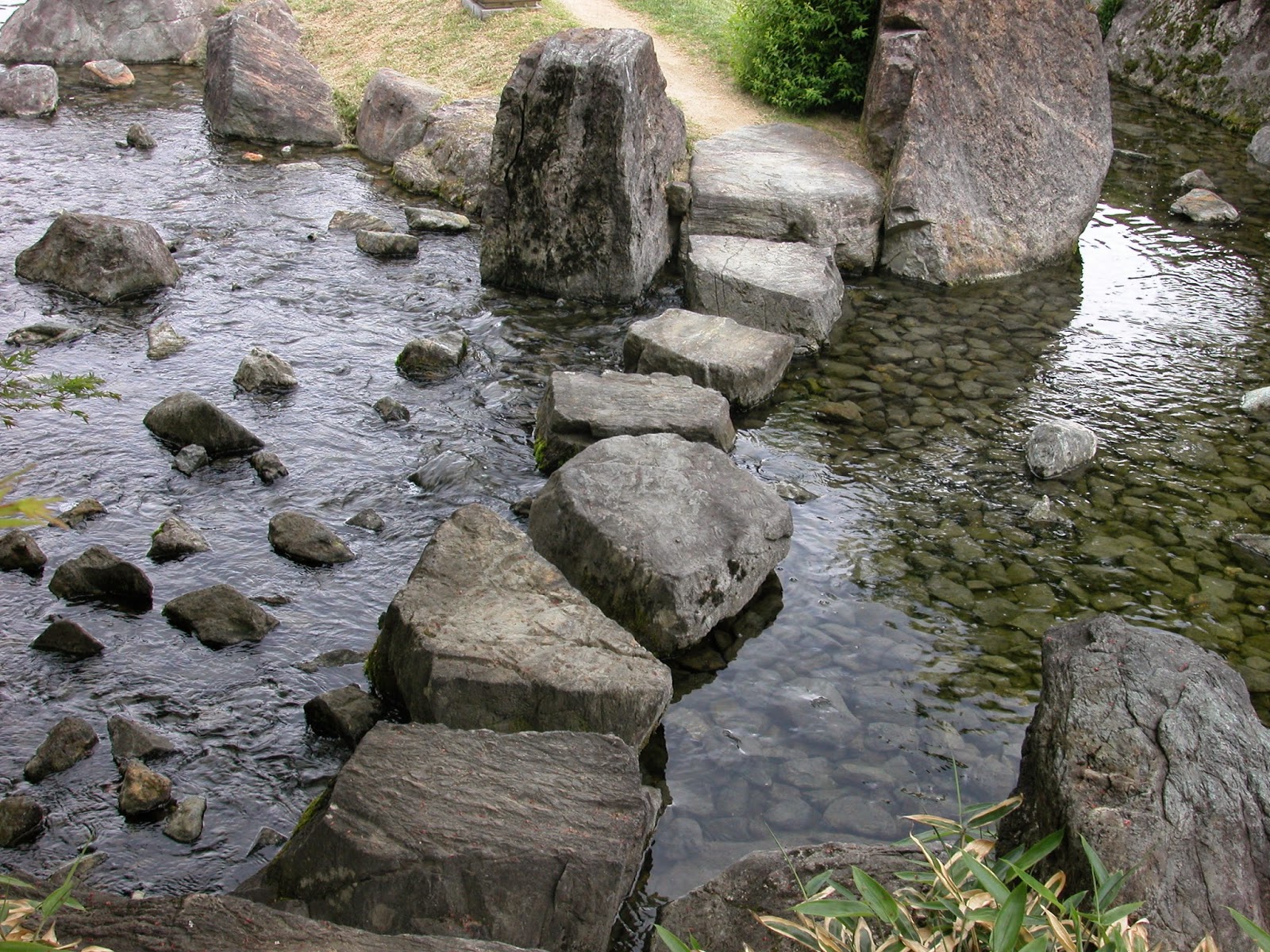 Robert Ketchell's blog: Sakuteki. The Oldest Garden Manual.