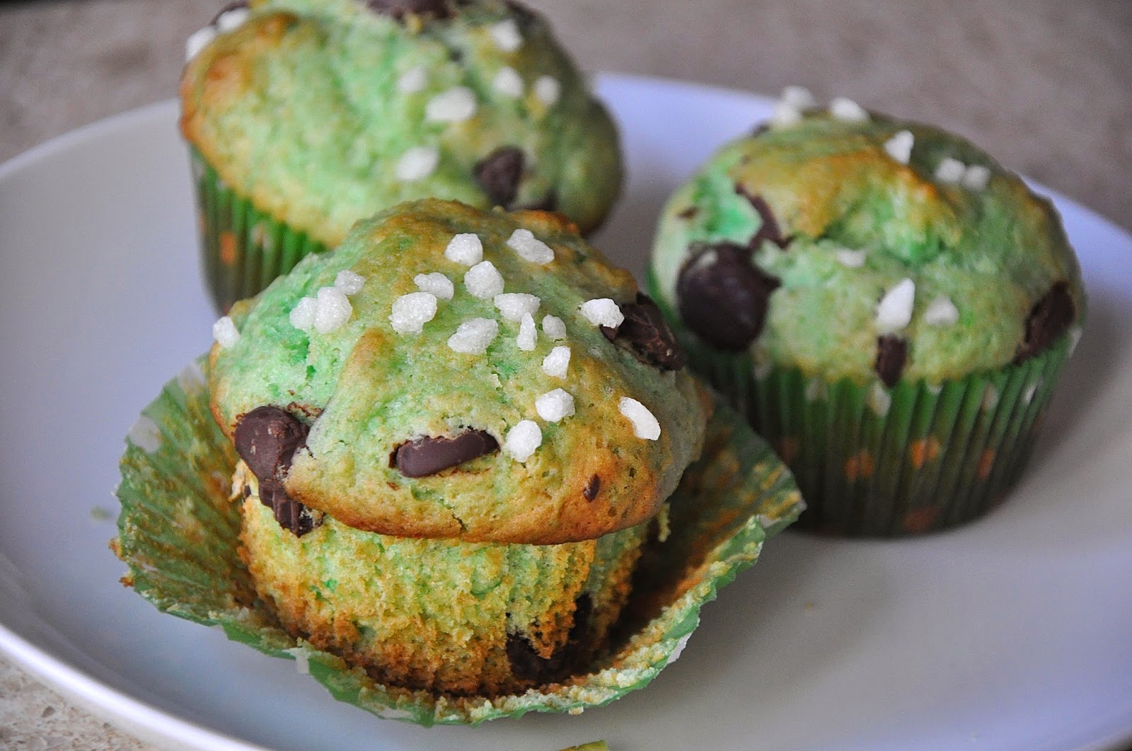 Sophia's Sweets: Mint Chocolate Chip Muffins