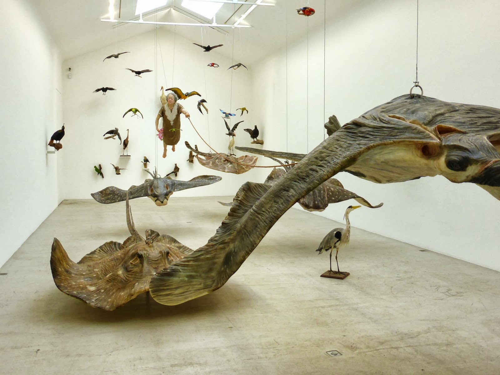 Alice au pays des arts: Sun Yuan et Peng Yu à la galerie Emmanuel Perrotin