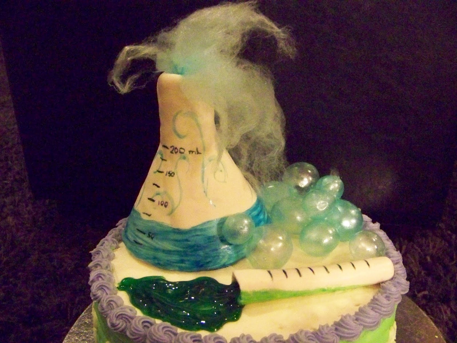 Kiddles 'N Bits: Mad Science Cake