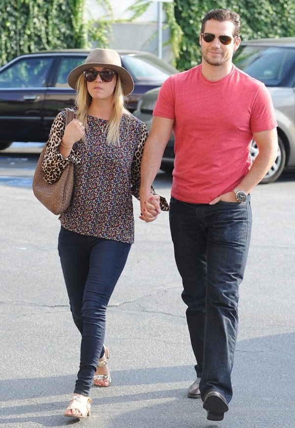 Superman namorando Penny de The Big Bang Theory - Você Tem Que Ver