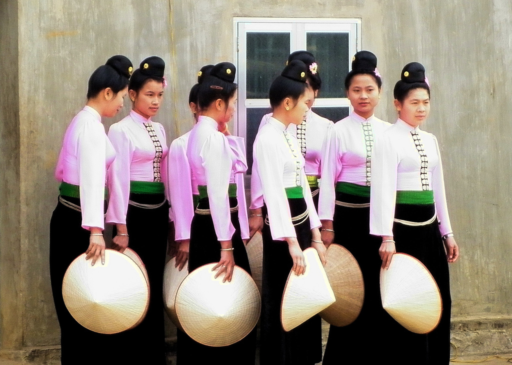 FolkCostume&Embroidery: Overview of the costumes of the Tai Peoples, part 1