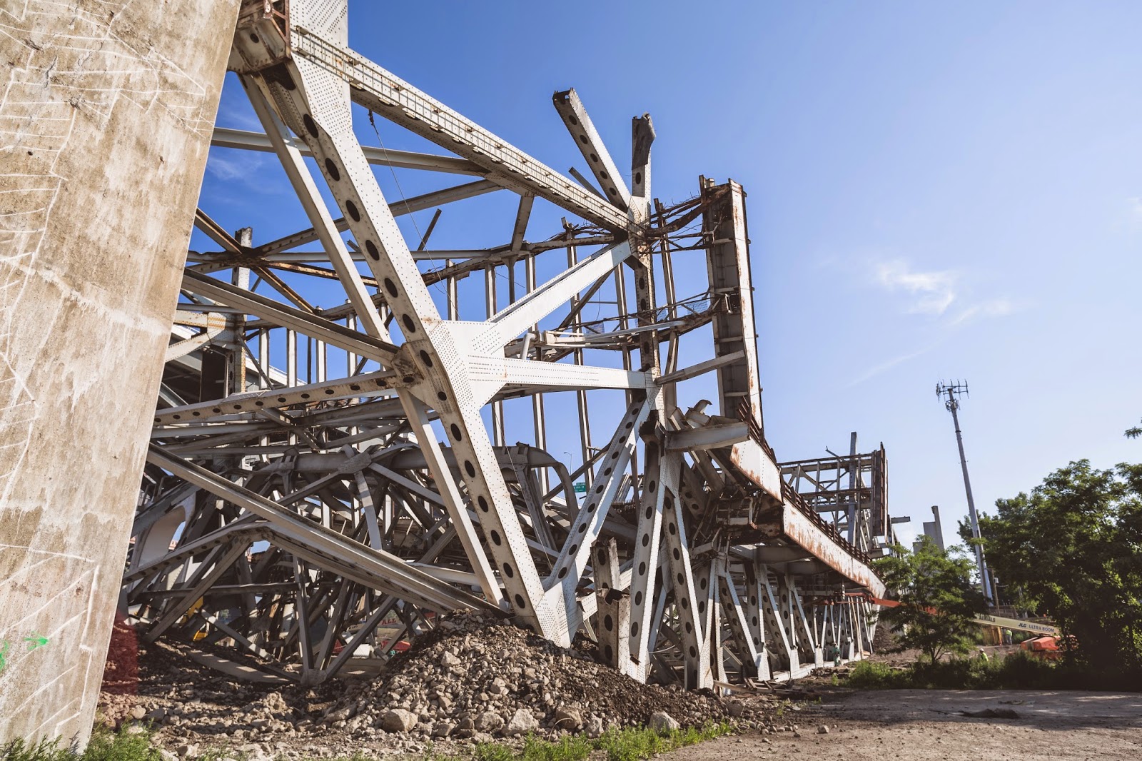 Climbing The Fence: Innerbelt Bridge Demolition - A blog of photos and ...