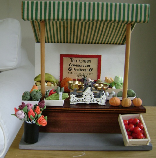 Dollhouse escapes: Fruit stand