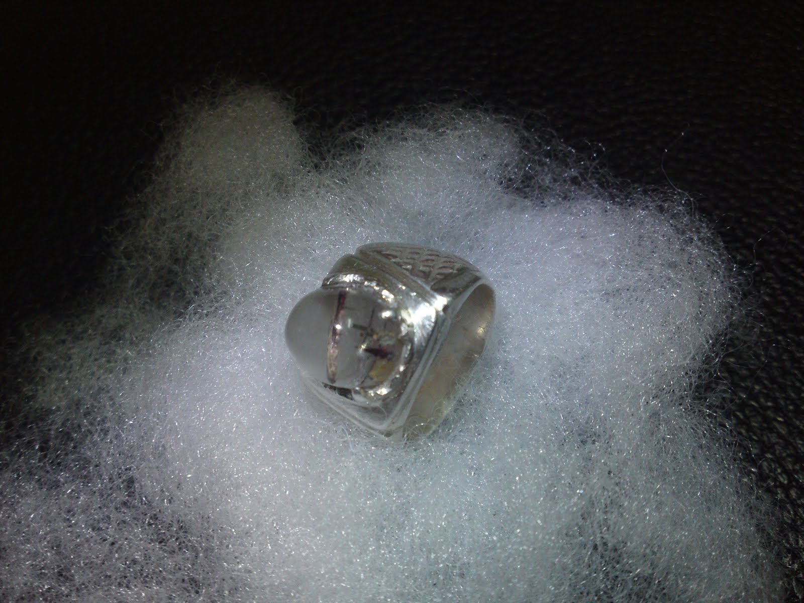 BLOG KOLEKSI MEGA MISTIK DAN ANTIK ANTARABANGSA: Cincin Batu Bukit ...