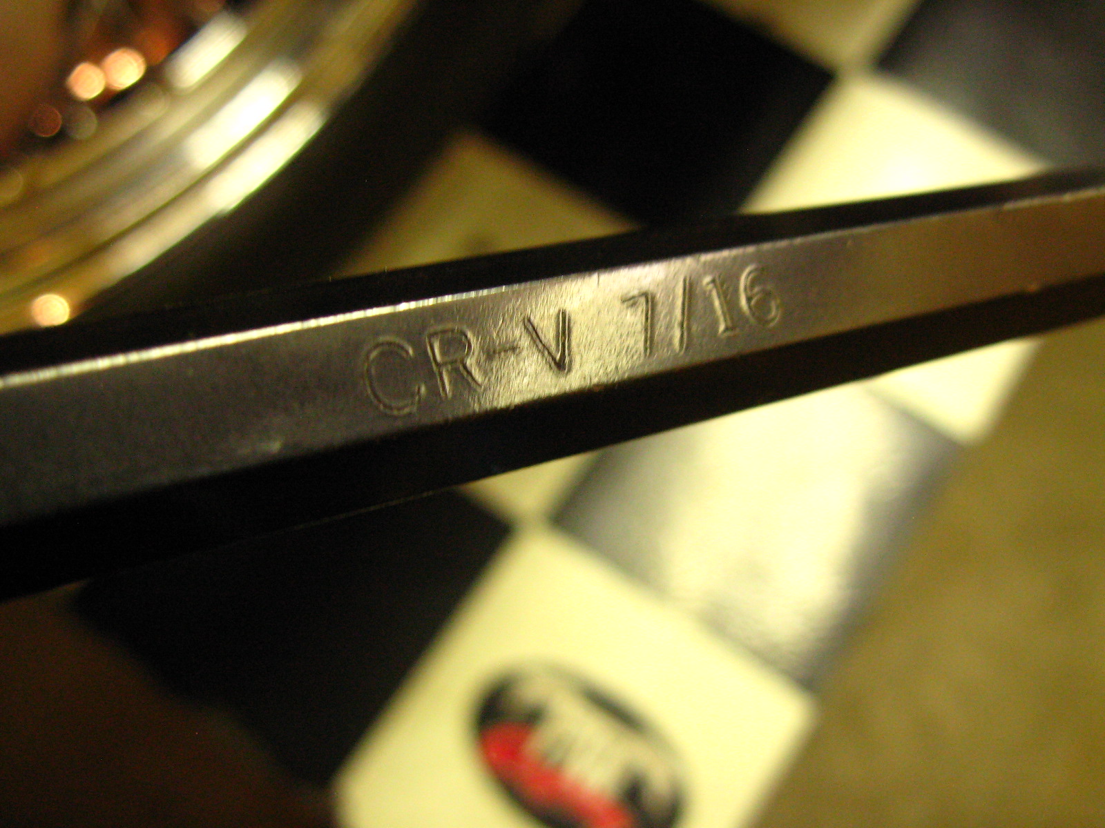 Noot: TECH: The Big 7/16" Hex Wrench