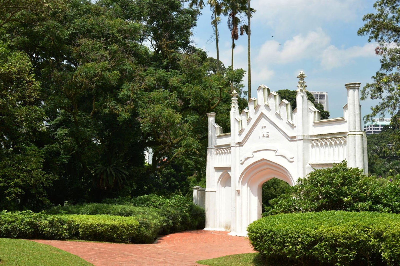 The Intercontinental Gardener: Fort Canning Park, a verdant hill full ...