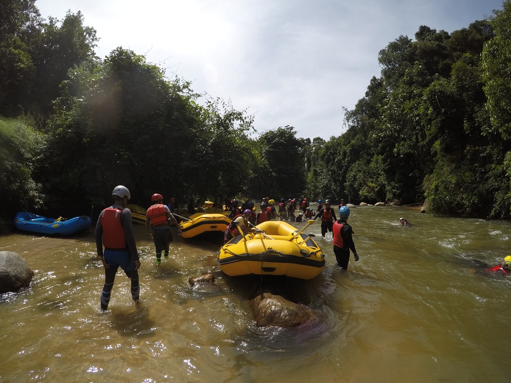 TRAVELOG: WATER RAFTING ULU SLIM, SLIM RIVER : Pengalaman meredah ...