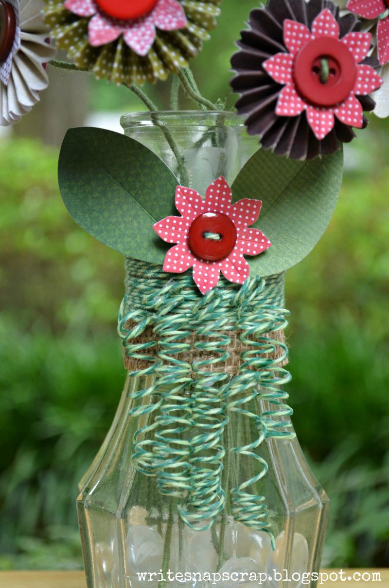 Write Snap Scrap: How To Curl Twine: Vase of Paper Flowers