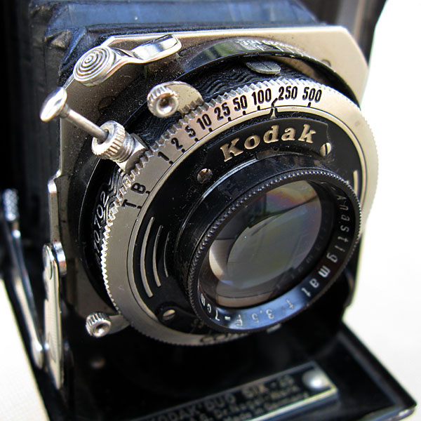 Photography & Vintage Film Cameras: Deco Beauty