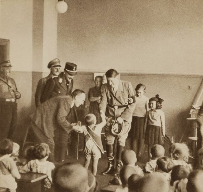 Hitler cariñoso y jovial | EL CAJÓN DE GRISOM