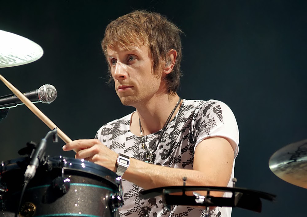 MoM's Wiki: Dominic Howard