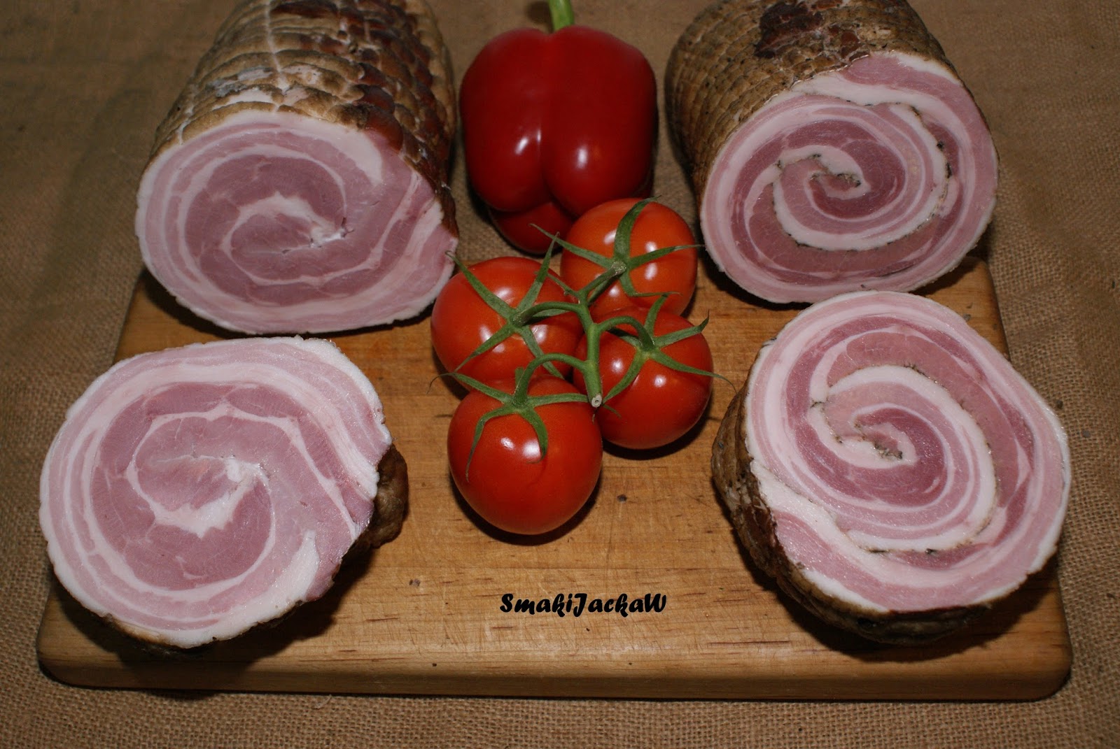 Domowy wyrób. Coś do chleba i talerza.: Boczek rolowany wędzony