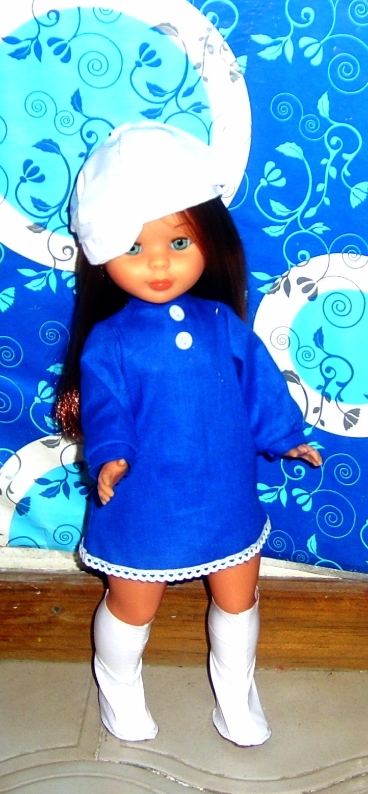 la caja de sorpresas 2: Nancy vestido azul