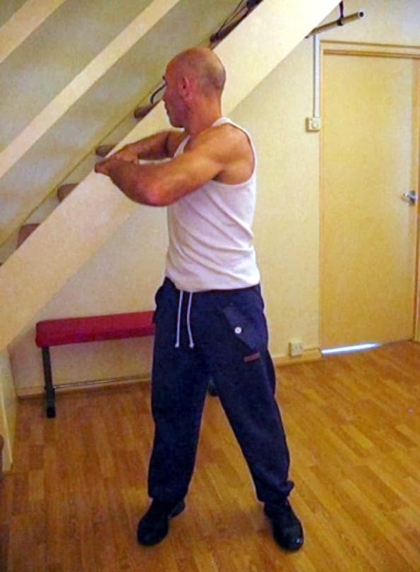 Start Bodyweight Training: Simple dynamic warm up