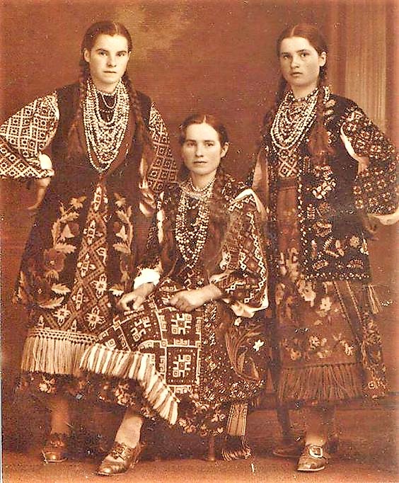FolkCostume&Embroidery: Halychyna Town Costume, Ukraine