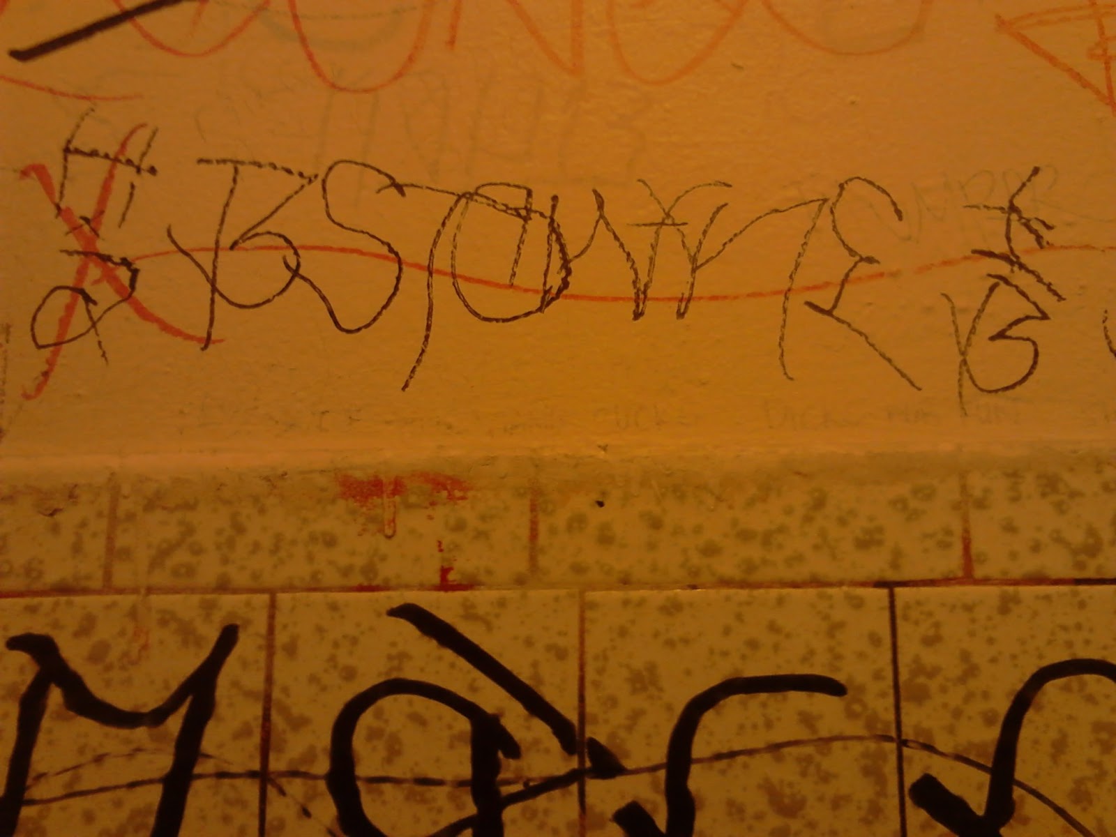 sureno 13 gangs graffiti: Barrio small town 13